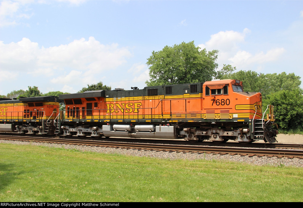 BNSF 7680 - DPU #2